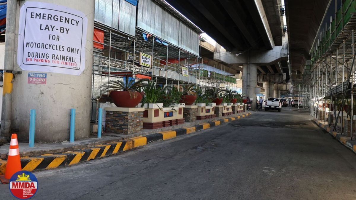 MMDA INSPECTS PROPOSED MOTORCYCLE LAY-BY UNDER EDSA-QUEZON AVENUE ...